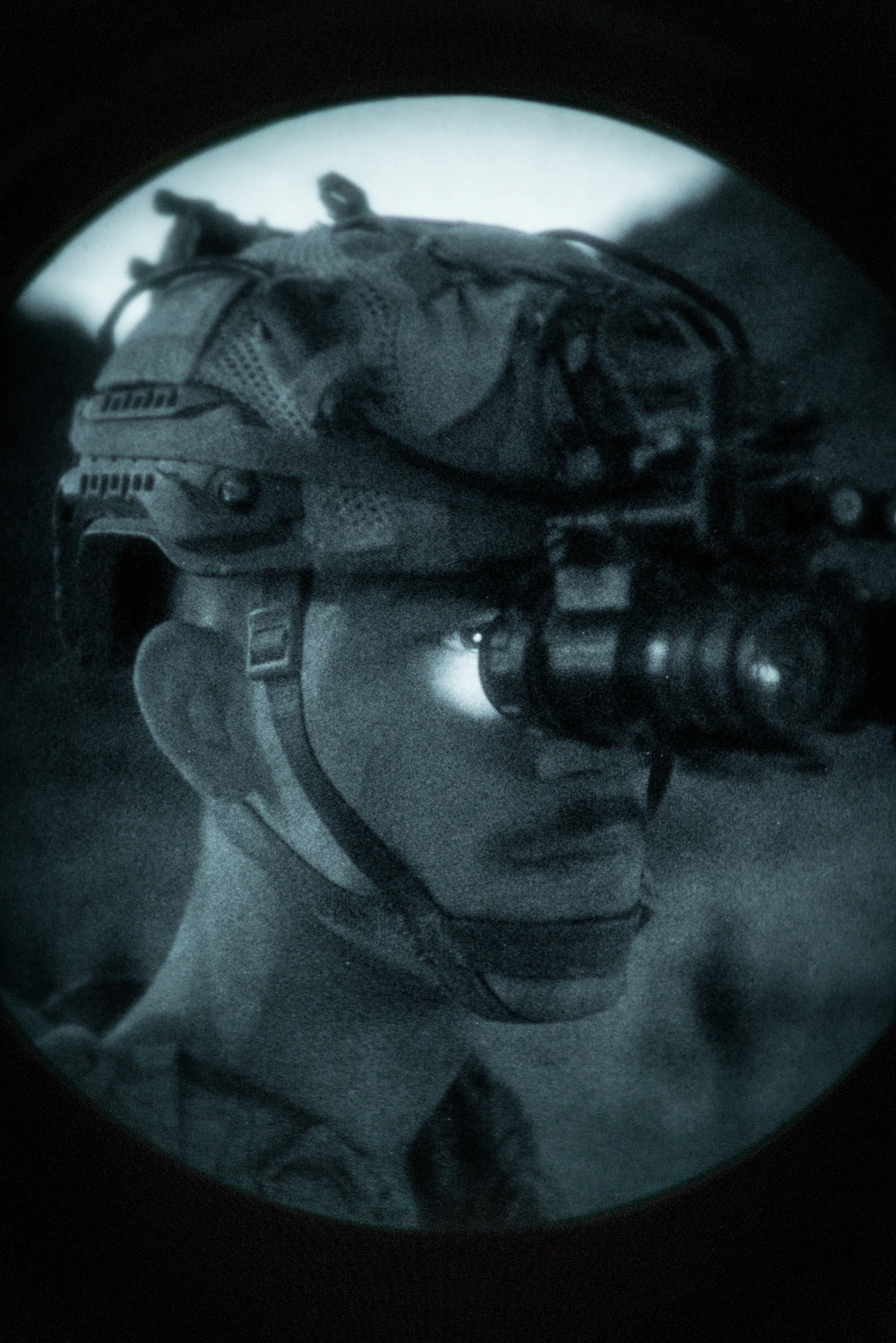 DVIDS - Images - 3/1 conducts company attacks at Range 400 Night [Image 6 of 14]