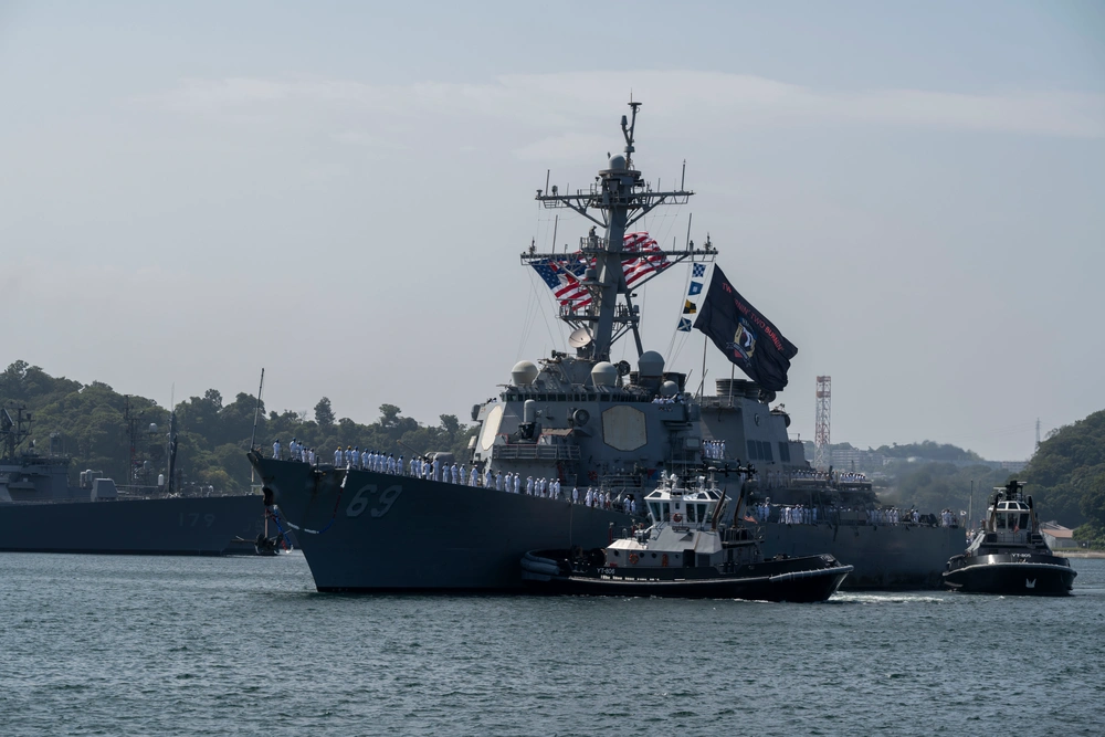 DVIDS - Images - USS Milius (DDG 69) returns to Yokosuka, Japan following U.S. 5th Fleet ...