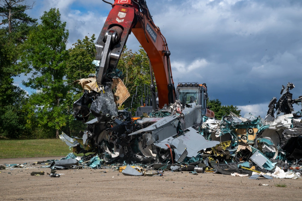 DVIDS - Images - Ground instructional trainer aircraft demilitarization ...