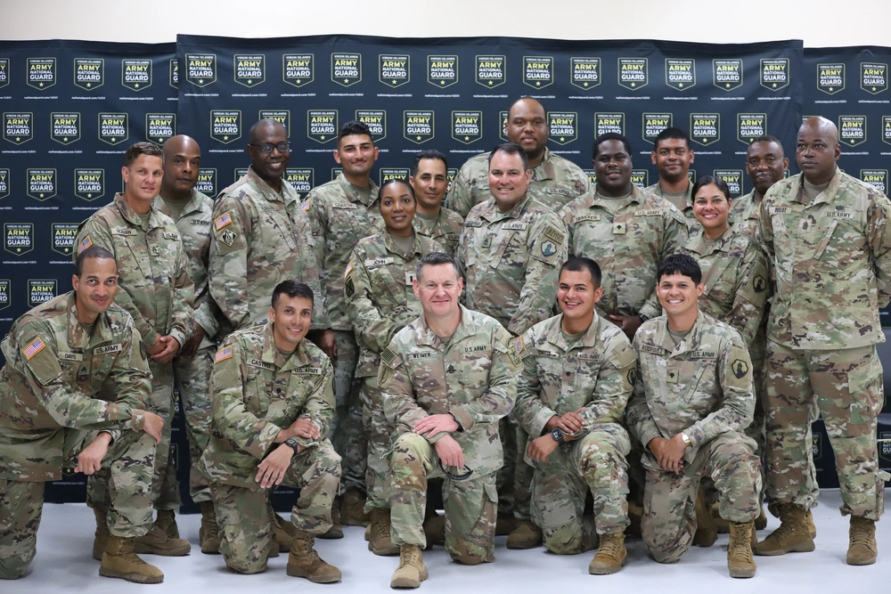 DVIDS - Images - Sergeant Major of the Army Michael R. Weimer Visits ...