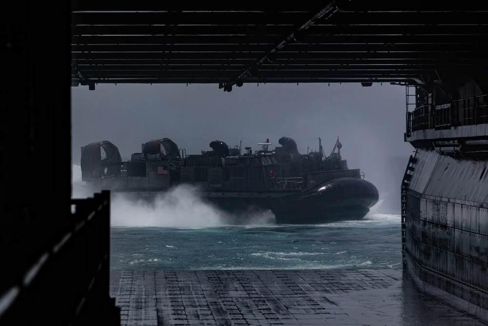 DVIDS - Images - 22nd MEU(SOC) | LCAC Onload Operations for Deployment ...