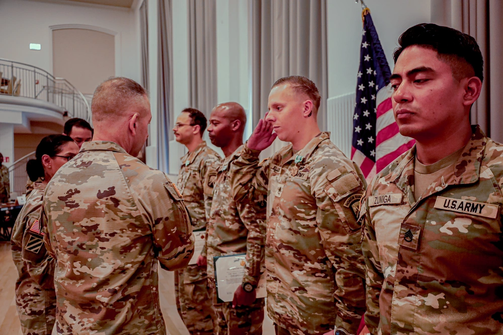 DVIDS - Images - 21st TSC Commander Presents Army medals to 16th ...