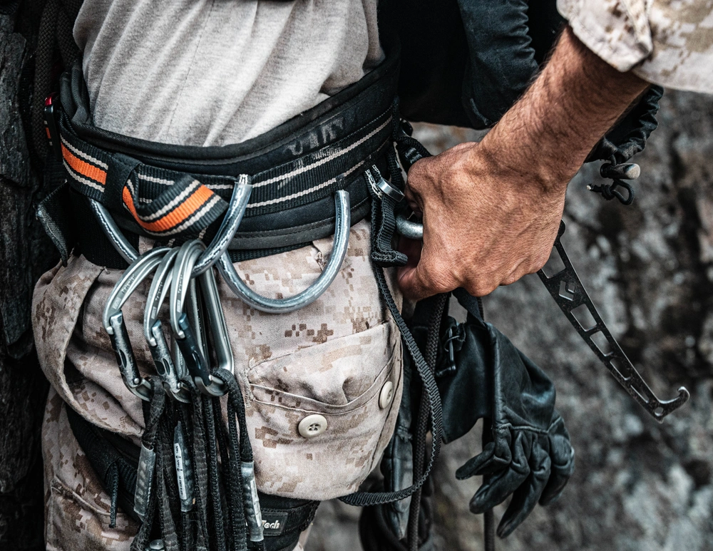 DVIDS - Images - V35 and V11 Marines conduct mock lead climbing during ...
