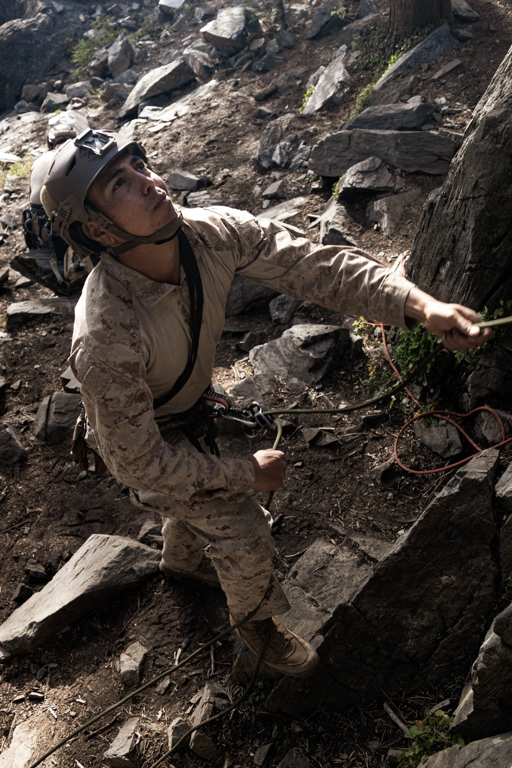 DVIDS - Images - V35 and V11 Marines conduct mock lead climbing during ...