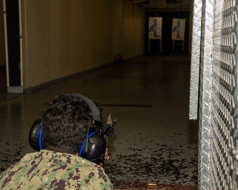 DVIDS - Images - NAF Atsugi Sailors go to the range [Image 8 of 8]