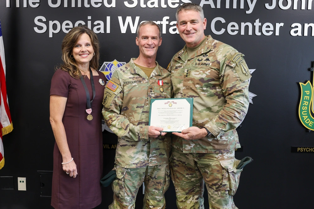 DVIDS - Images - 1st Special Forces Command (Airborne) Change of ...