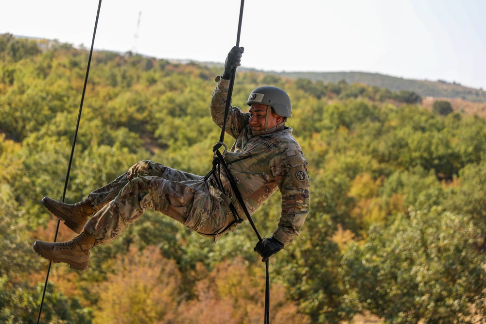 DVIDS - Images - The Sabalauski Air Assault School Conducts the Rappel ...