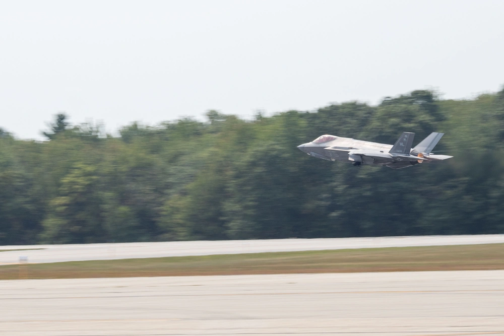 DVIDS - Images - STEM Soars at Thunder Over New Hampshire [Image 31 of 43]