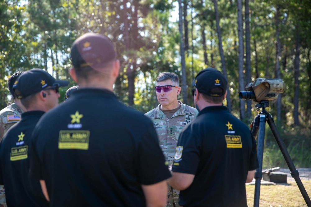 DVIDS - Images - LTG Joseph Ryan Visits U.S. Army Marksmanship Unit ...