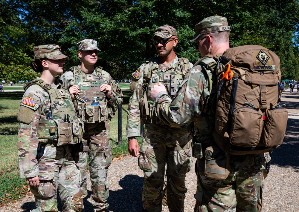 DVIDS - Images - Mississippi National Guard Soldiers Conduct a Presence Patrol at the National ...