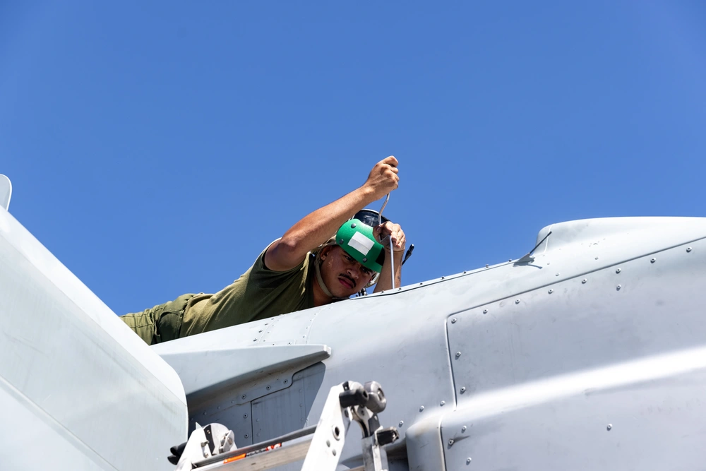 DVIDS - Images - VMM-262 maintains MV-22B Osprey at JMSDF Kanoya Air ...