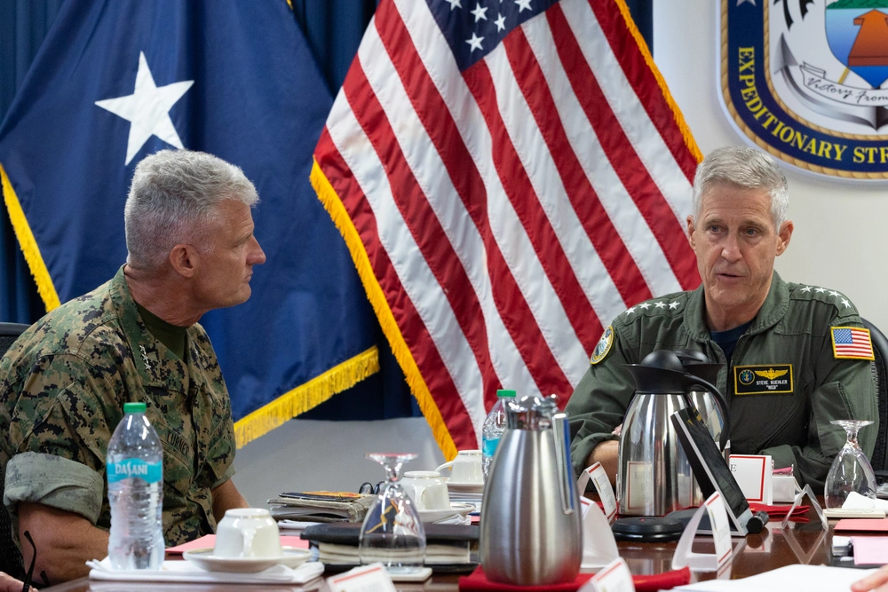 DVIDS - Images - U.S. Pacific Fleet Commander visits III Marine ...
