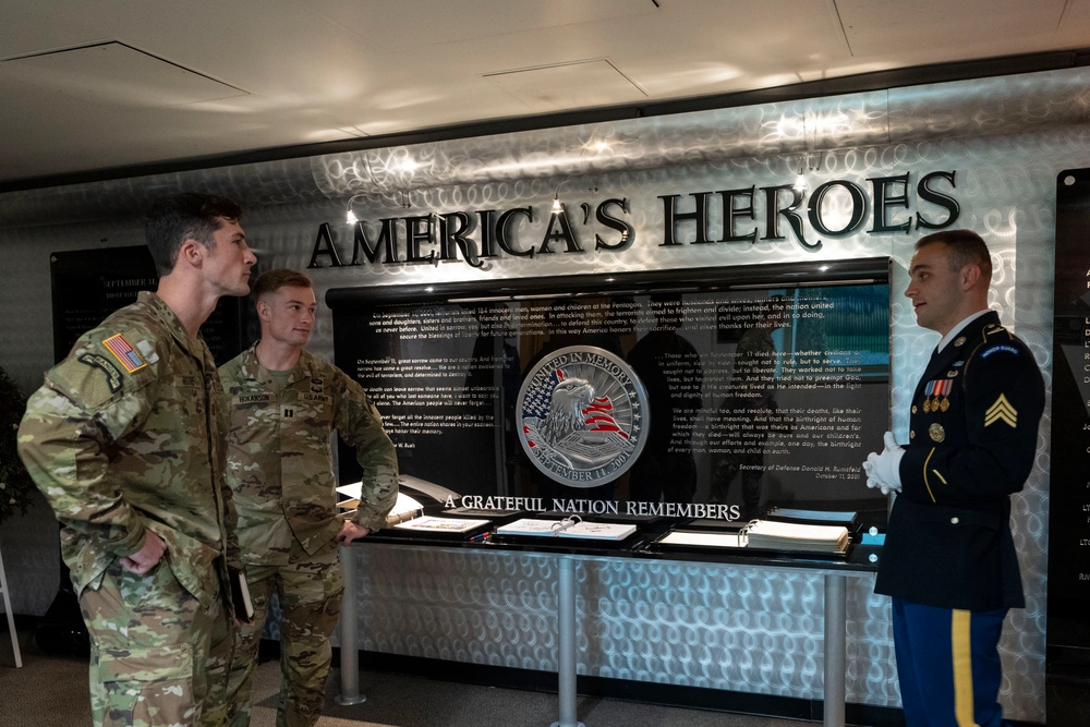 DVIDS - Images - 2025 Best Ranger Competition Winners Meet SW Hegseth ...