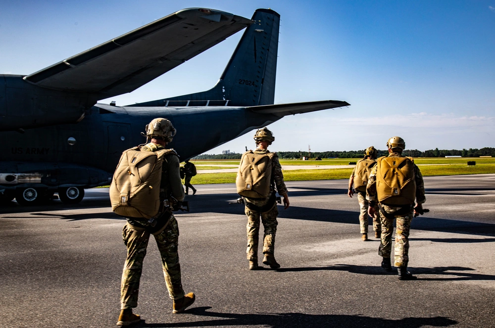 DVIDS - Images - 3rd SFG Free Fall Jumps [Image 6 of 12]