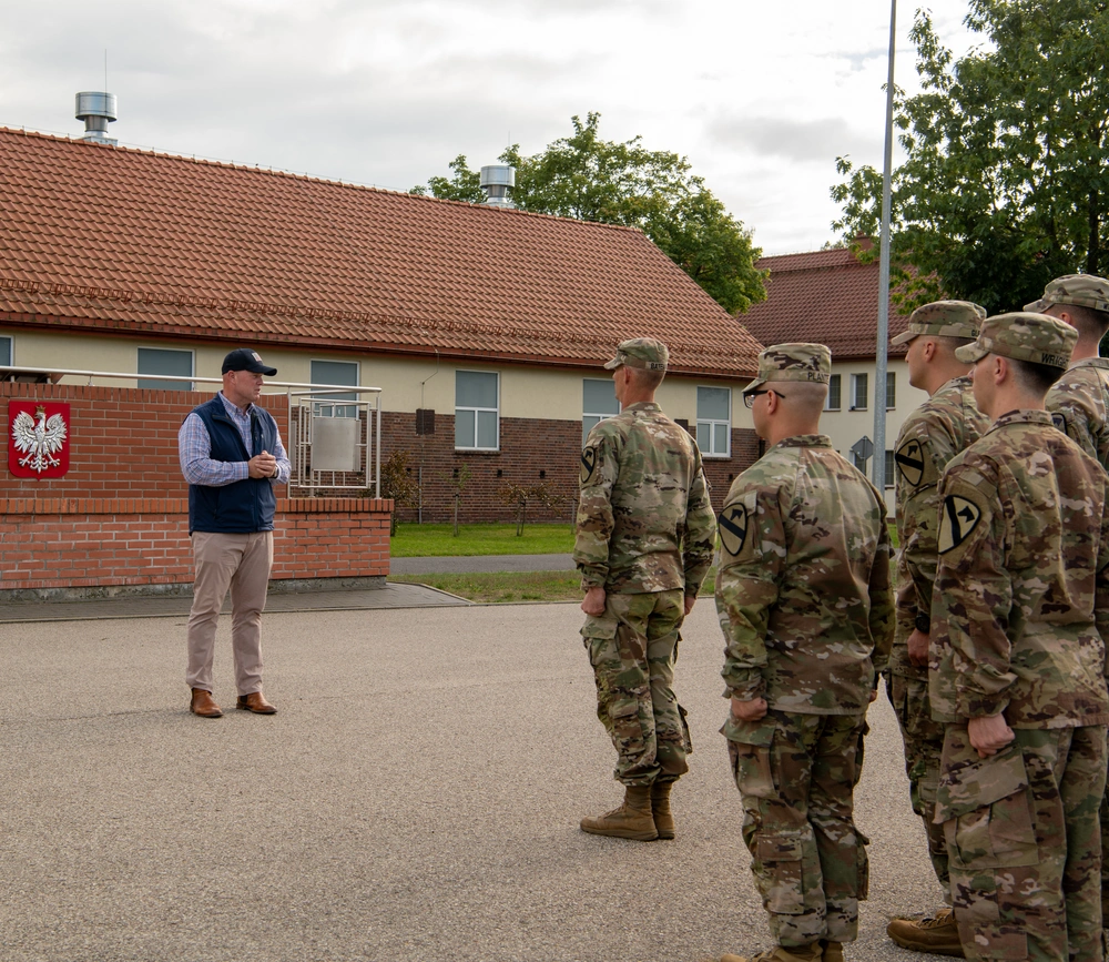 DVIDS - Images - U.S. Soldiers stand in formation as U.S. Ambassador to ...