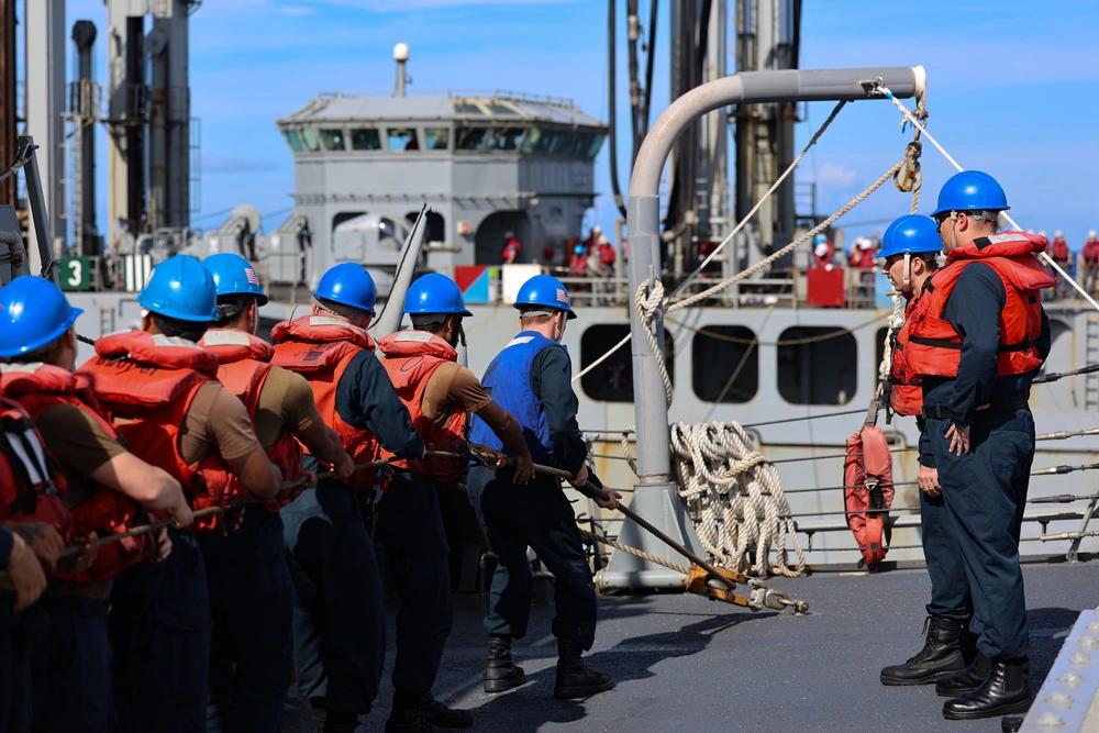 DVIDS - Images - Freedom Edge 25 Replenishment At Sea [Image 5 of 9]