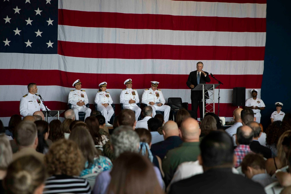 DVIDS - Images - Kearsarge Conducts Change of Command Ceremony [Image 2 of 8]