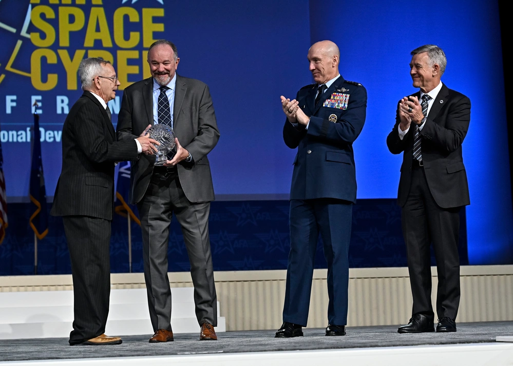 DVIDS - Images - CSAF Allvin awards retired Gens. Jumper, Breedlove ...