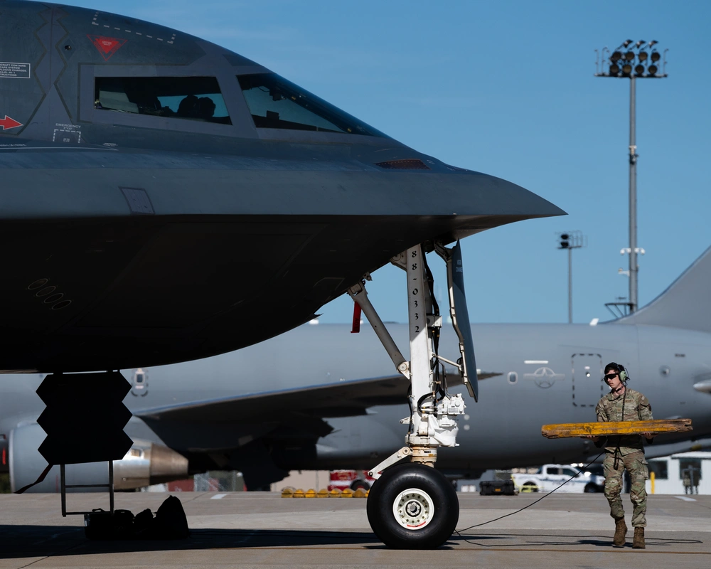 DVIDS - Images - B-2 Spirit makes historic appearance at Pease ANGB ...