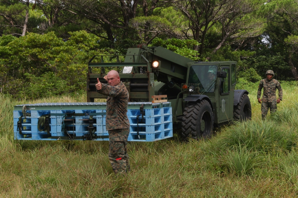 DVIDS - Images - Marines with HMH-462, CLR-3, JGSDF members transport surface-to-surface missile ...
