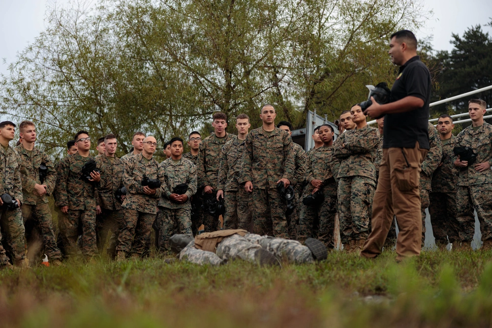 DVIDS - Images - U.S. Marine Security Guard Students Train in Confined ...