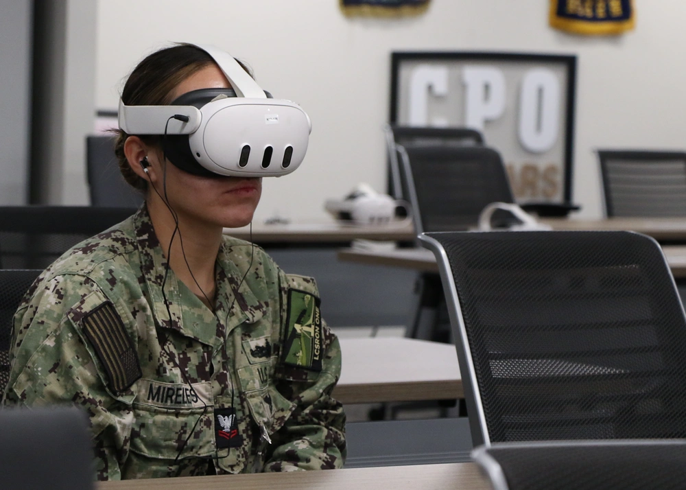 DVIDS - Images - LCSRON 1 Sailors conduct VR suicide prevention and ...