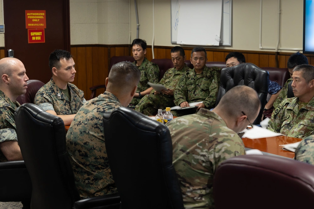 DVIDS - Images - U.S. Marines, Japan Self-Defense Force discuss enemy ...
