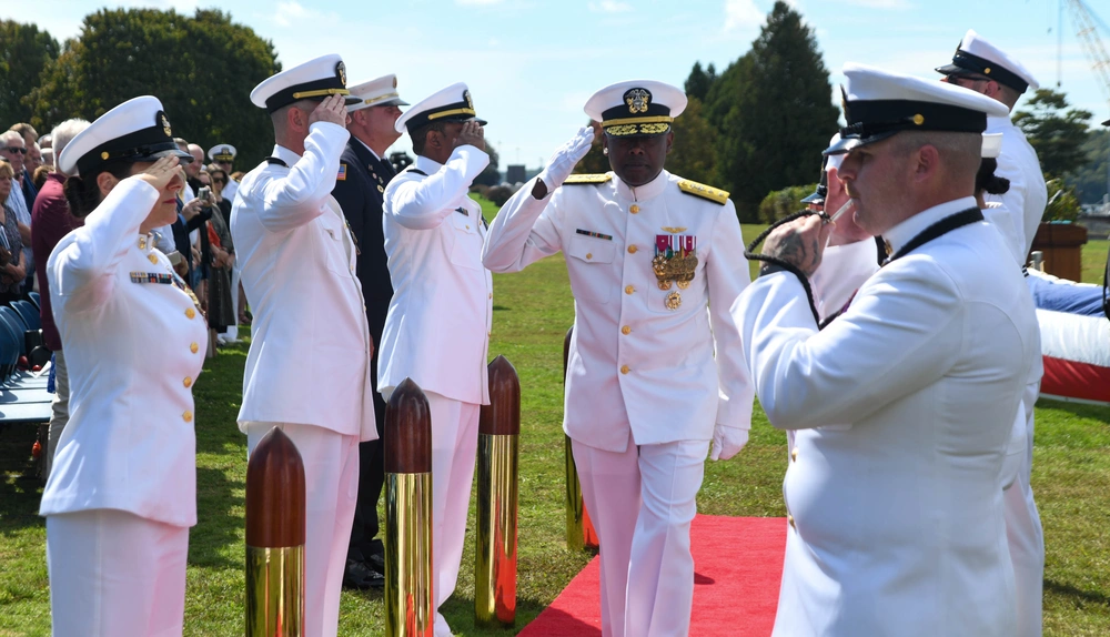 DVIDS - Images - Naval Submarine Base New London Holds a Change of Command Ceremony [Image 14 of 16]