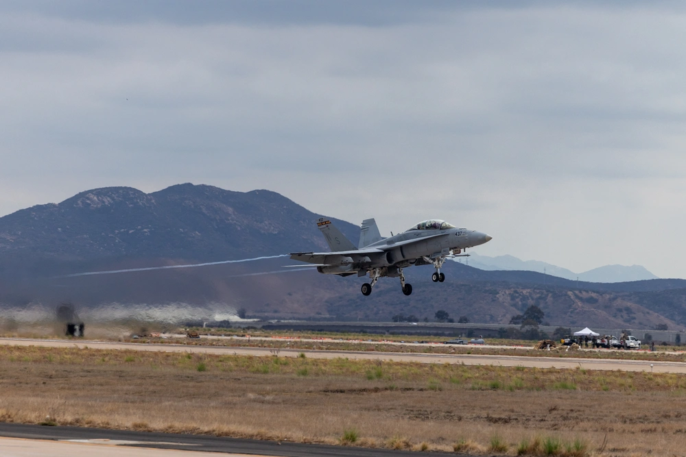 DVIDS - Images - America’s Air Show 2025 Day 2: MAGTF Demo [Image 3 of 16]