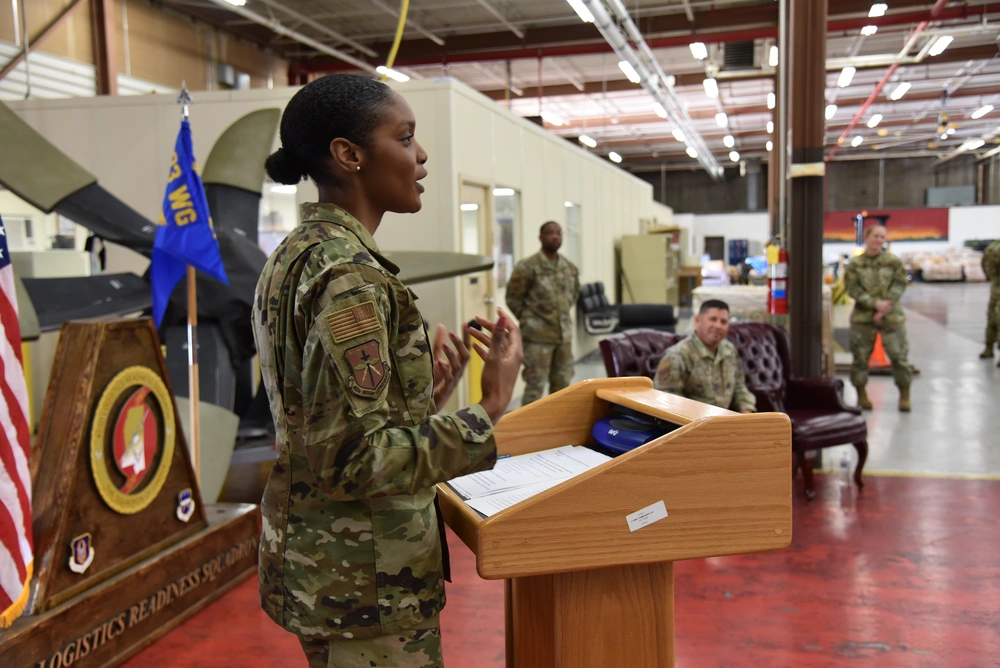 DVIDS - Images - New 403rd LRS Commander [Image 2 of 3]