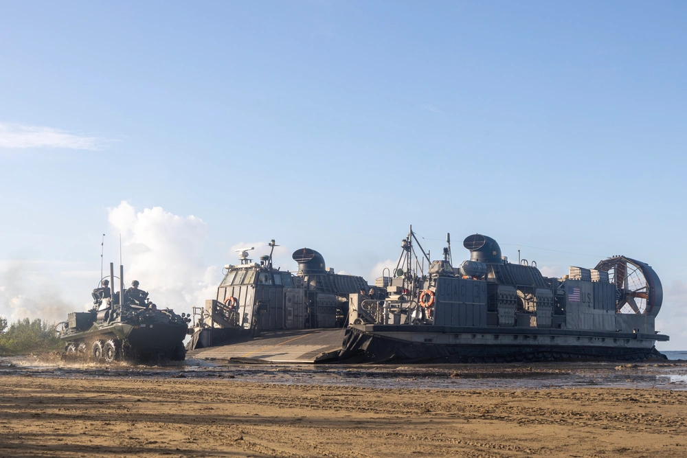 DVIDS - Images - 22nd MEU(SOC) | LAV Beach Insert for Amphibious ...
