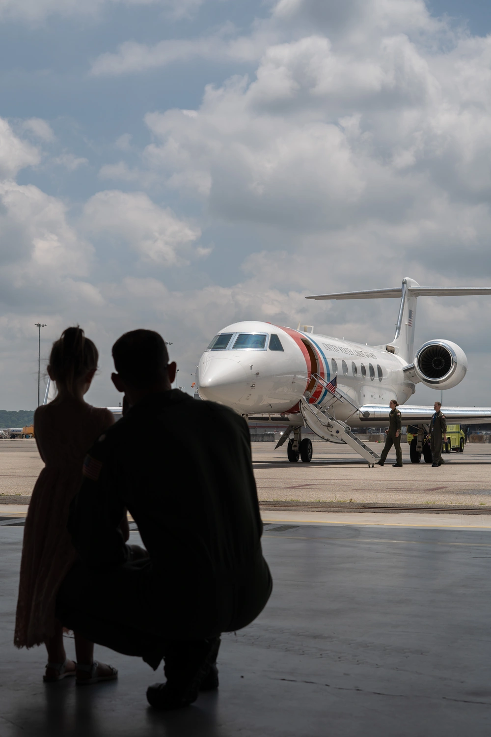 DVIDS - Images - U.S. Coast Guard families watch Coast Guard One land ...
