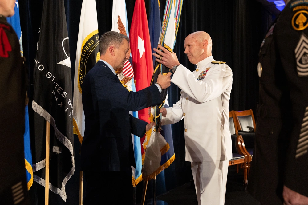 DVIDS - Images - USSOCOM Change of Command Ceremony [Image 4 of 4]