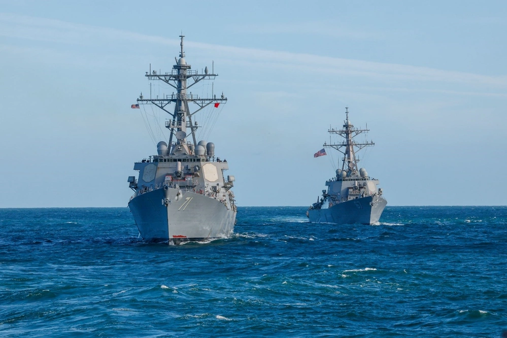 DVIDS - Images - USS Ross (DDG 71) and USS Cole (DDG 67) Formation ...