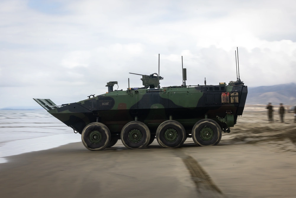 DVIDS - Images - 11th MEU Marines Conduct Surf-Zone Operations [Image 2 ...