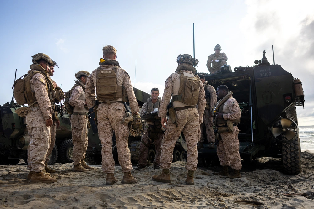 DVIDS - Images - 11th MEU Marines Conduct Surf-Zone Operations [Image 4 ...
