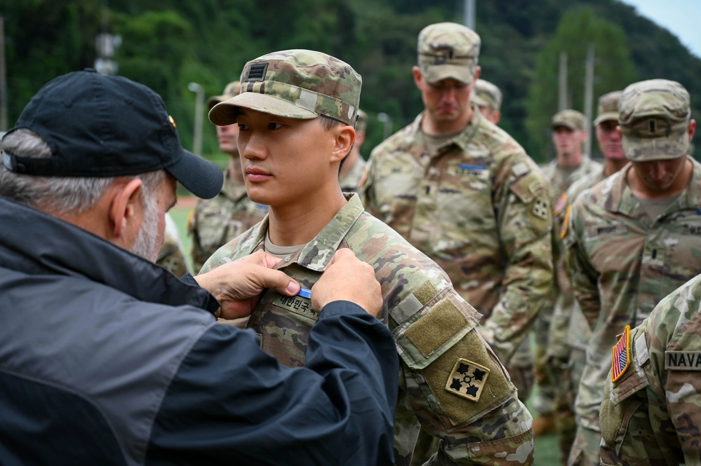 DVIDS - Images - E2B 25 Ceremony [Image 4 of 10]