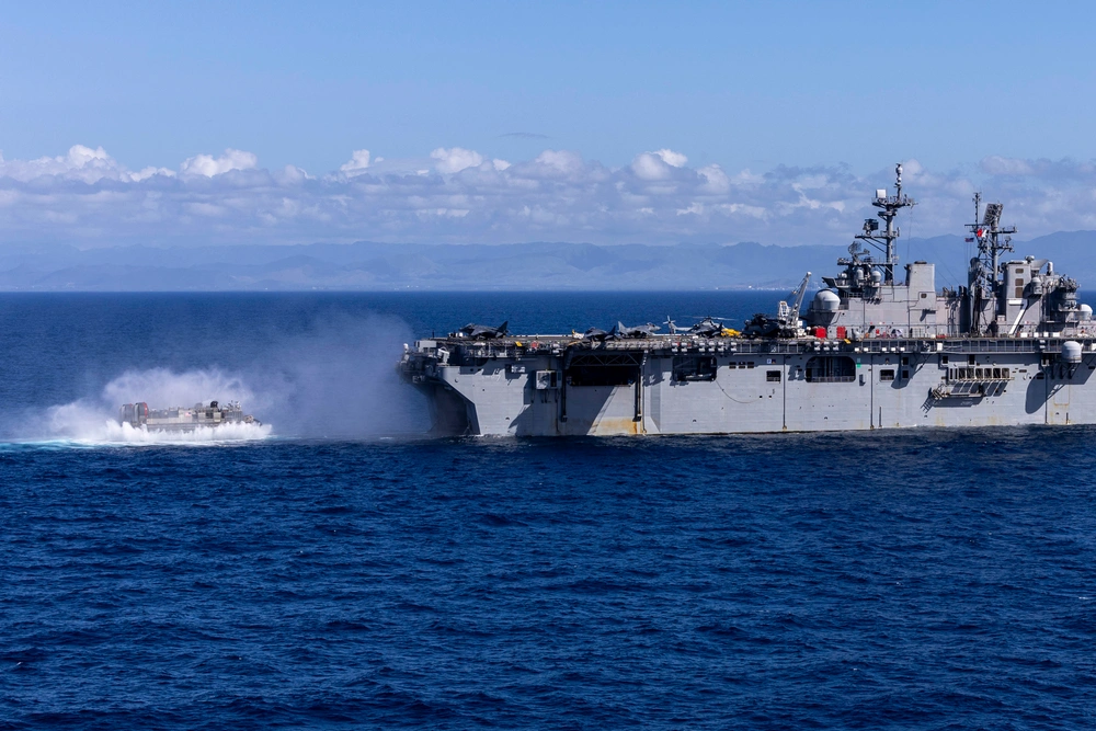 DVIDS - Images - IWO ARG Conducts Amphibious Landing Operations [Image ...