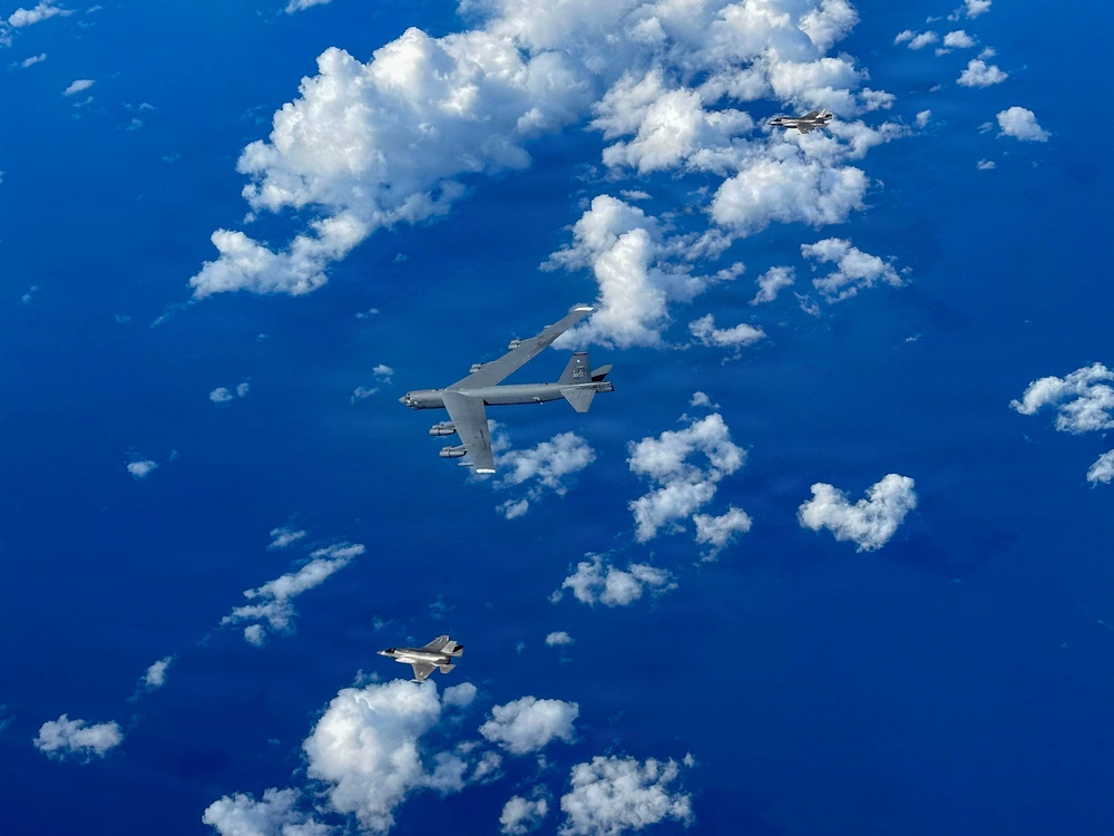 DVIDS - Images - B-52H, F35 conduct bomber attack demo [Image 7 of 18]