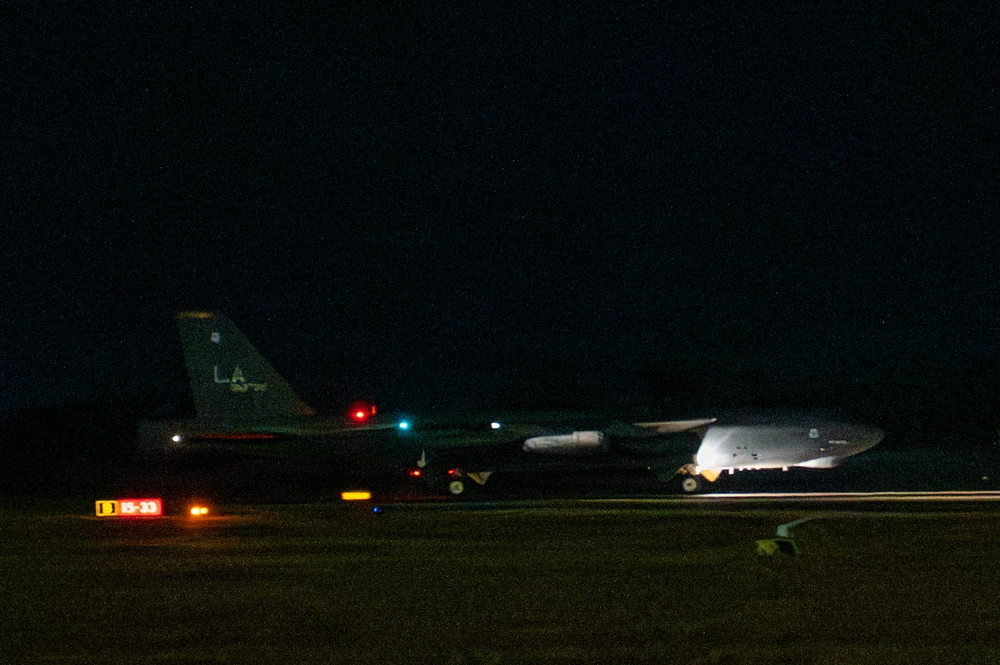 DVIDS - Images - B-52H, F35 conduct bomber attack demo [Image 13 of 18]
