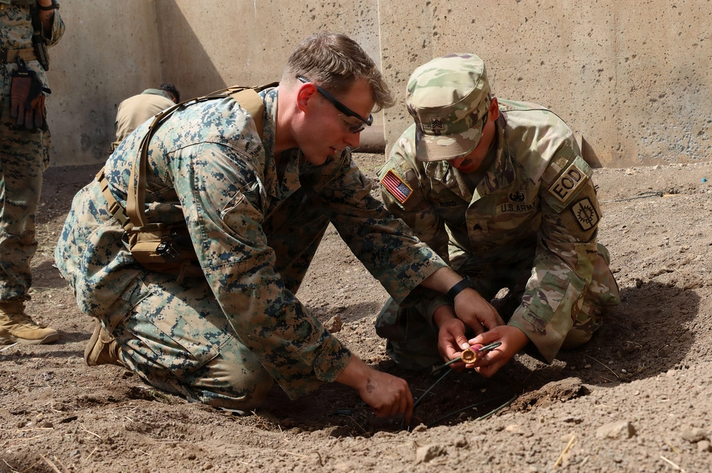 DVIDS - Images - MWSS-174 train with 74th EOD Company and 154th CES ...