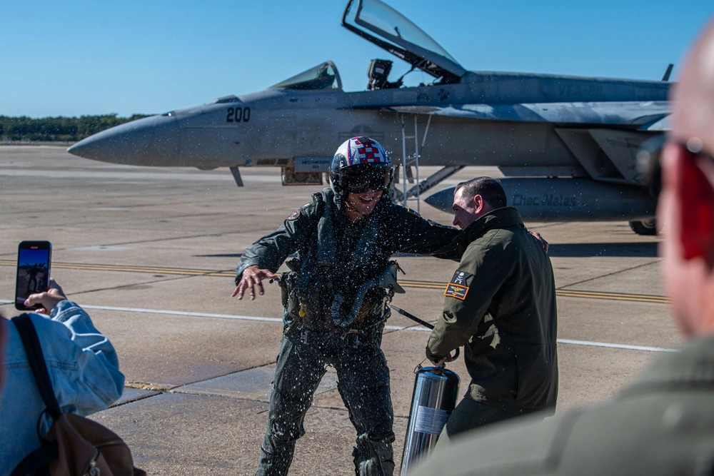 DVIDS - Images - NAS Oceana Airboss Farewell [Image 3 of 5]