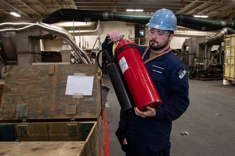 DVIDS - Images - USS Ronald Reagan Sailors Provide Fire Watches [Image ...