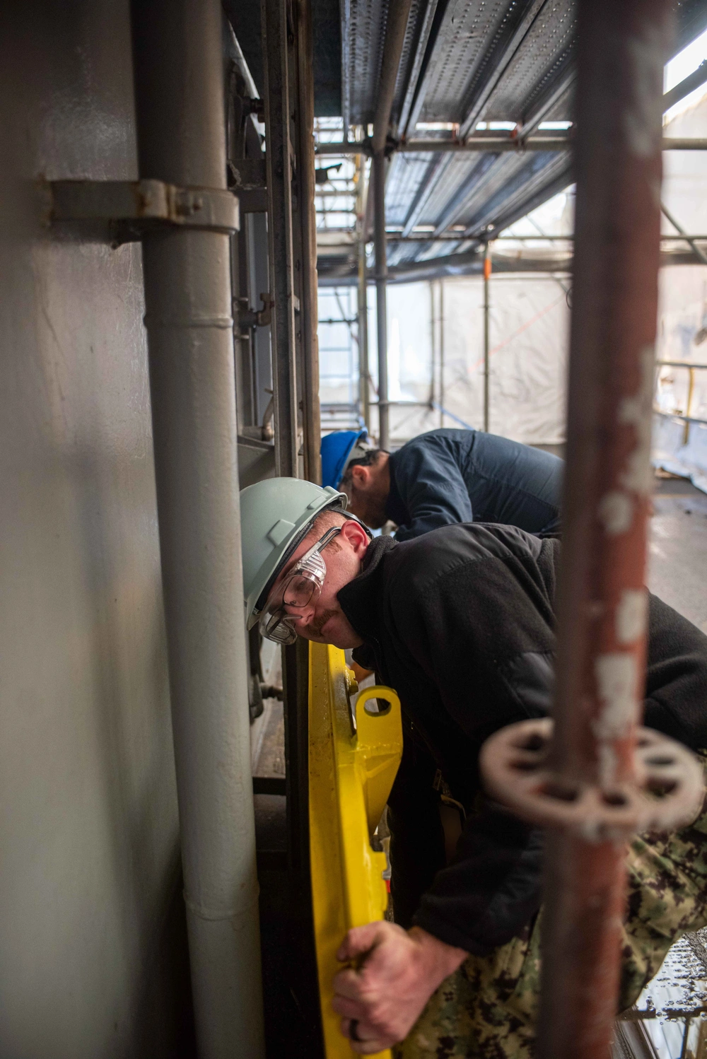 DVIDS - Images - Ronald Reagan Sailors Install Door [Image 2 of 6]