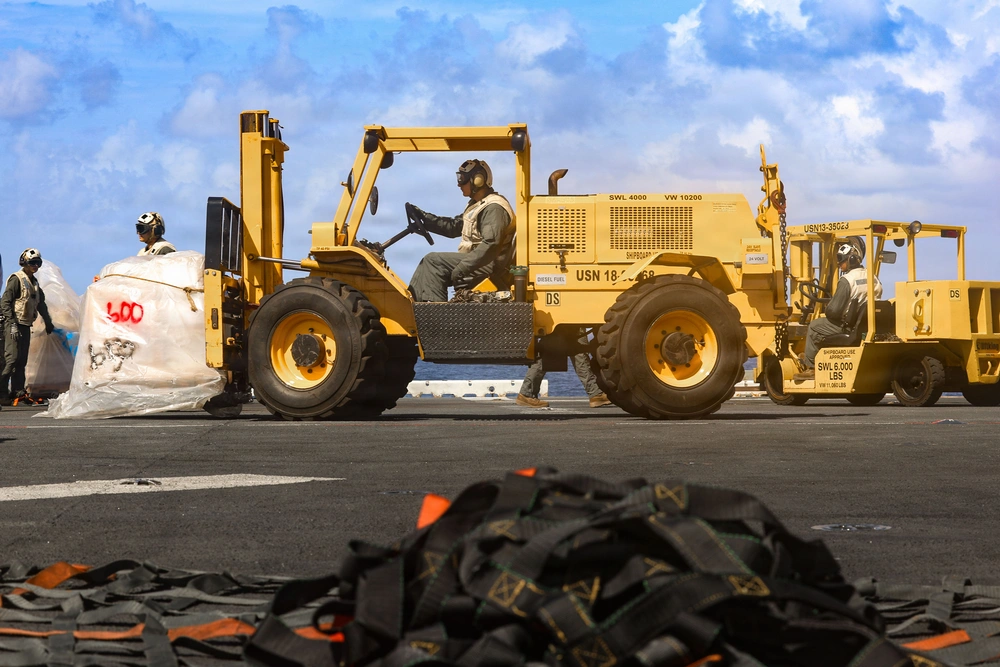 DVIDS - Images - USS Iwo Jima Conducts Replenishment at Sea [Image 13 ...