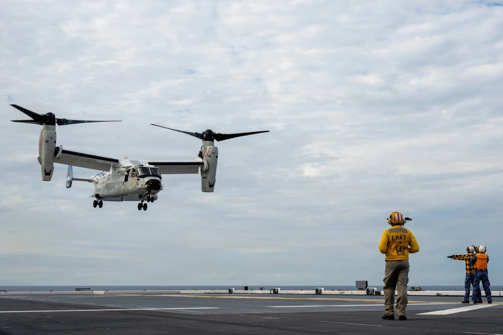DVIDS - Images - U.S. Sailors and JMSDF members conduct flight ...