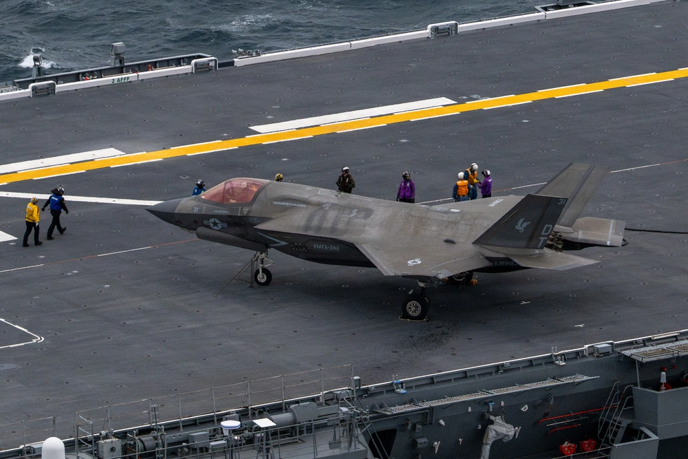 DVIDS - Images - U.S. Marines, Sailors and JMSDF members conduct flight ...