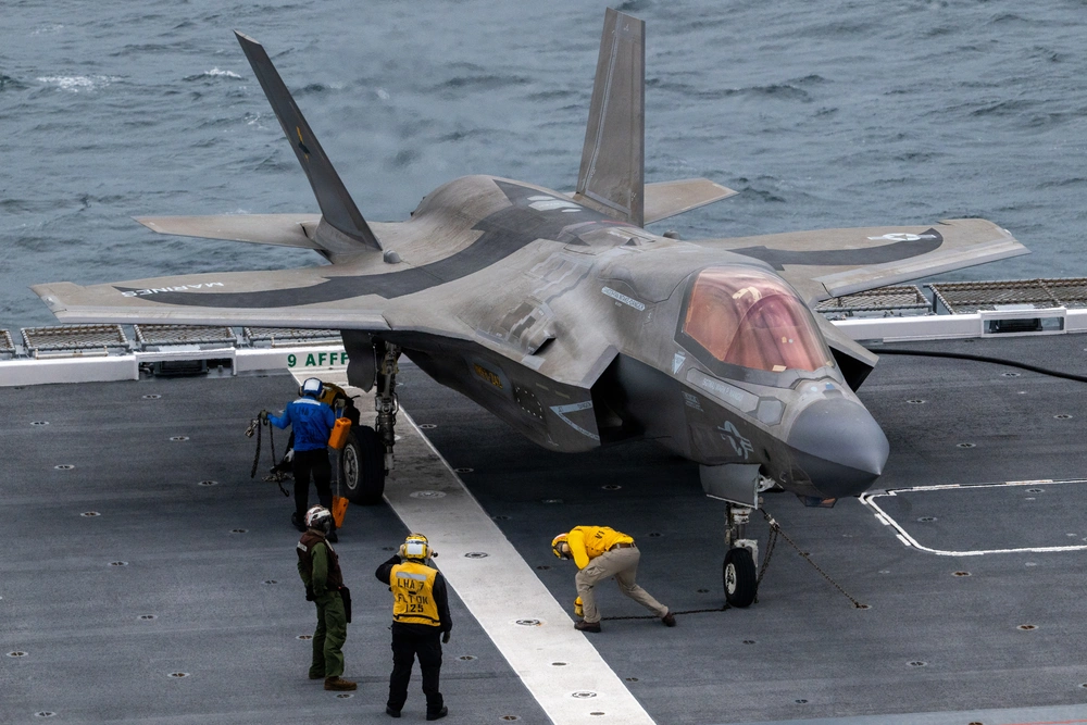 DVIDS - Images - U.S. Marines, Sailors and JMSDF members conduct flight ...