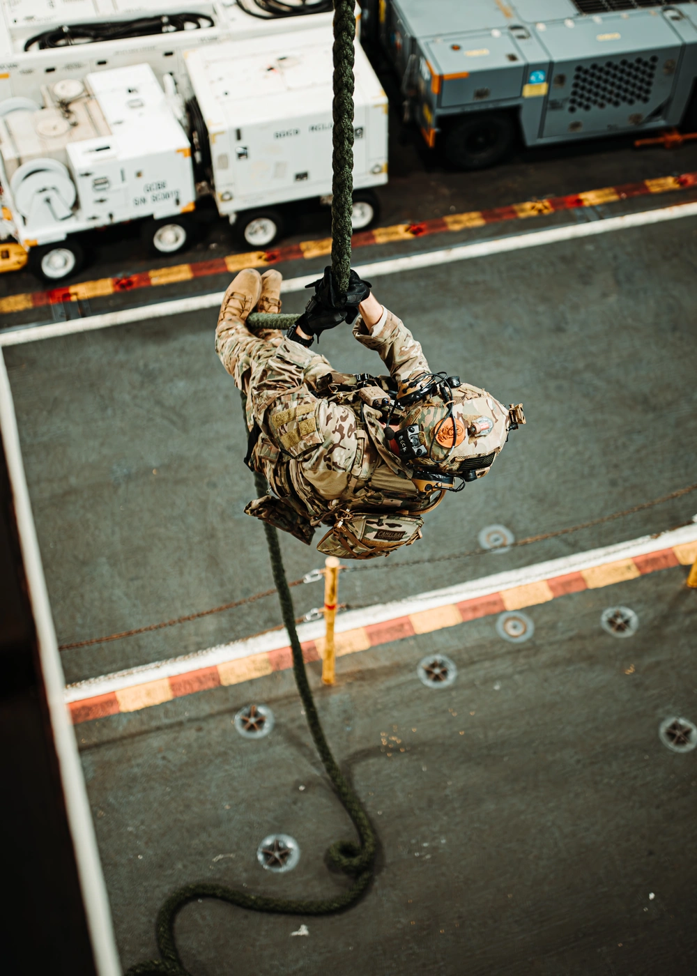 DVIDS - Images - EODMU 5 and ROK Special Forces Conduct Fast Rope ...
