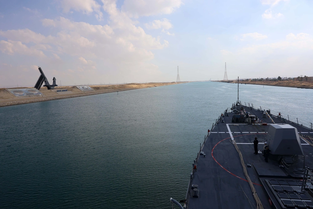 DVIDS - Images - USS Roosevelt (DDG 80) Transits Suez Canal [Image 8 of 9]